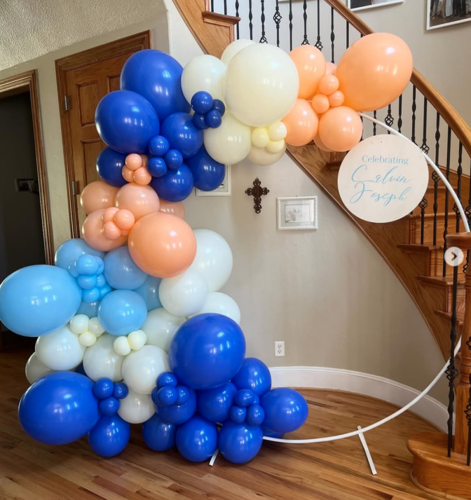 Circle Arch Rental + Balloons - Davis Duo Events